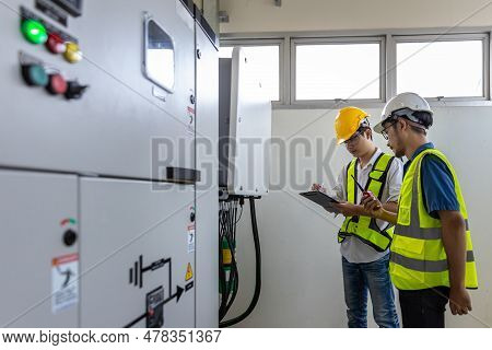 Electrical Engineer Image & Photo (Free Trial) | Bigstock