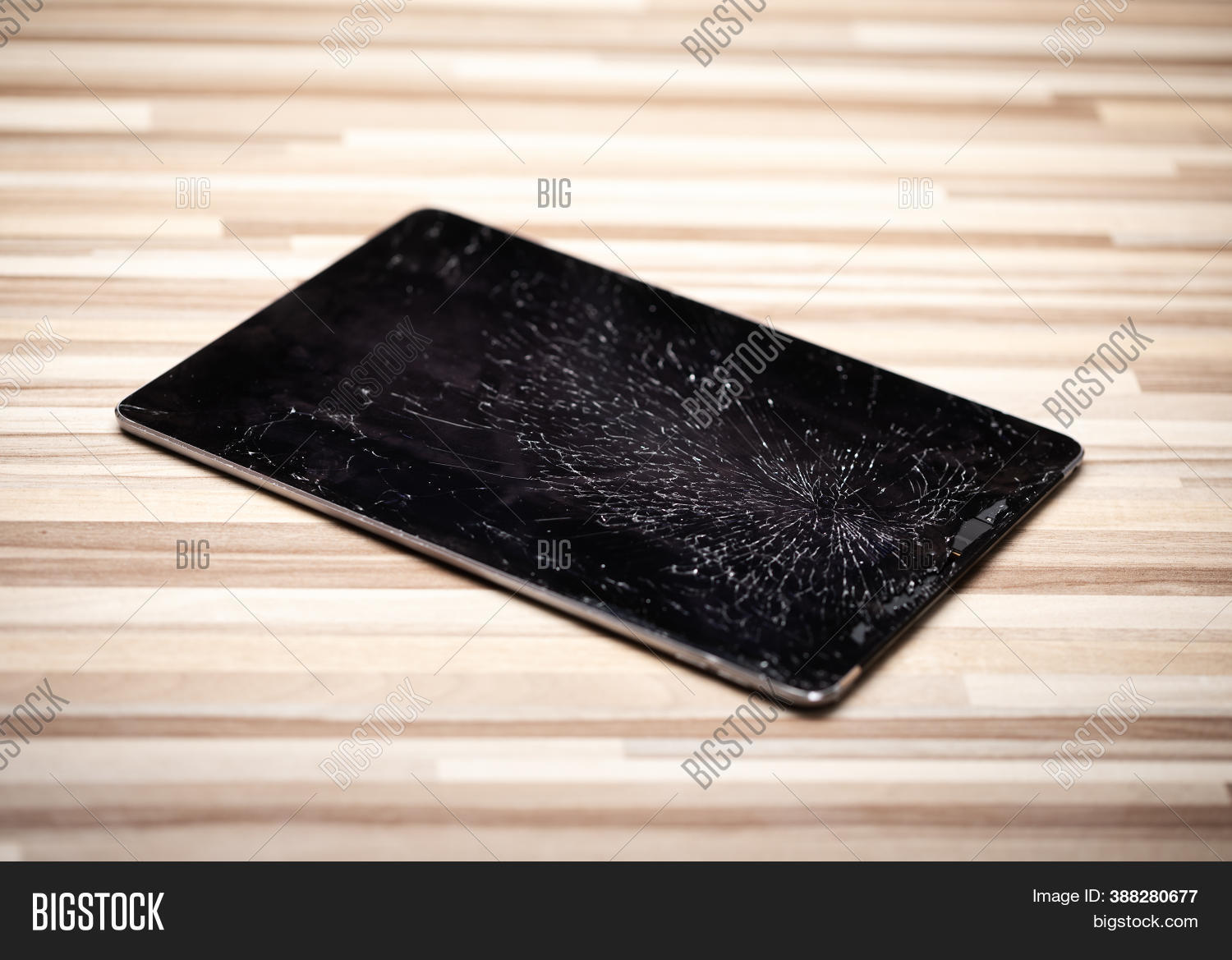 Broken Tablet Computer Image & Photo (Free Trial) | Bigstock