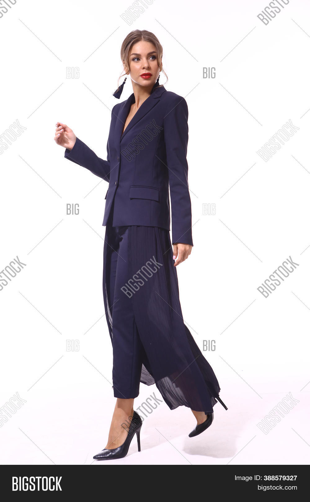 Business Lady Walking Image & Photo (Free Trial) | Bigstock
