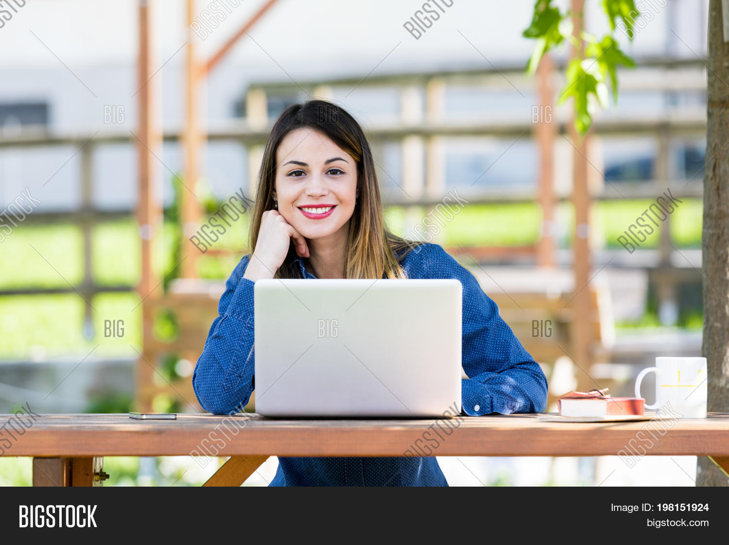 Young Woman Turning Image & Photo (Free Trial) | Bigstock