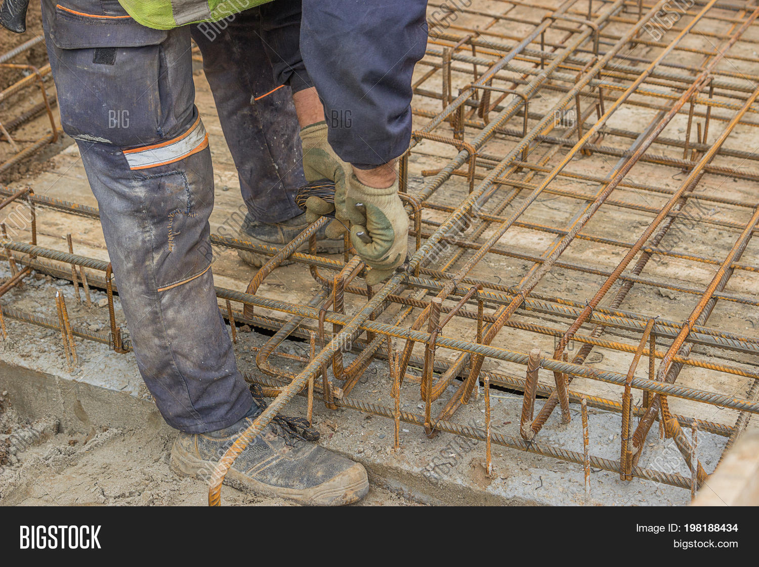 Ironworker Install Image & Photo (Free Trial) | Bigstock