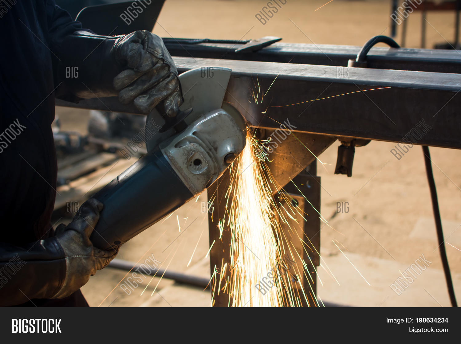 Man Grinding Metal Image & Photo (Free Trial) | Bigstock
