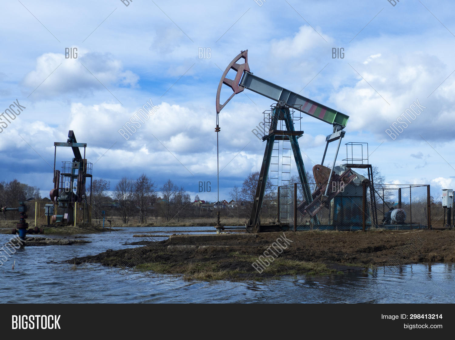 Beam Pumping Unit Image & Photo (Free Trial) | Bigstock