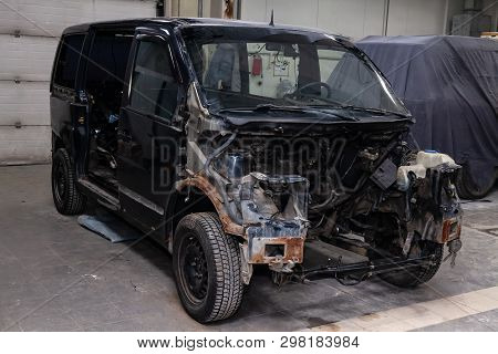 Black Car Body Van Image & Photo (Free Trial) | Bigstock