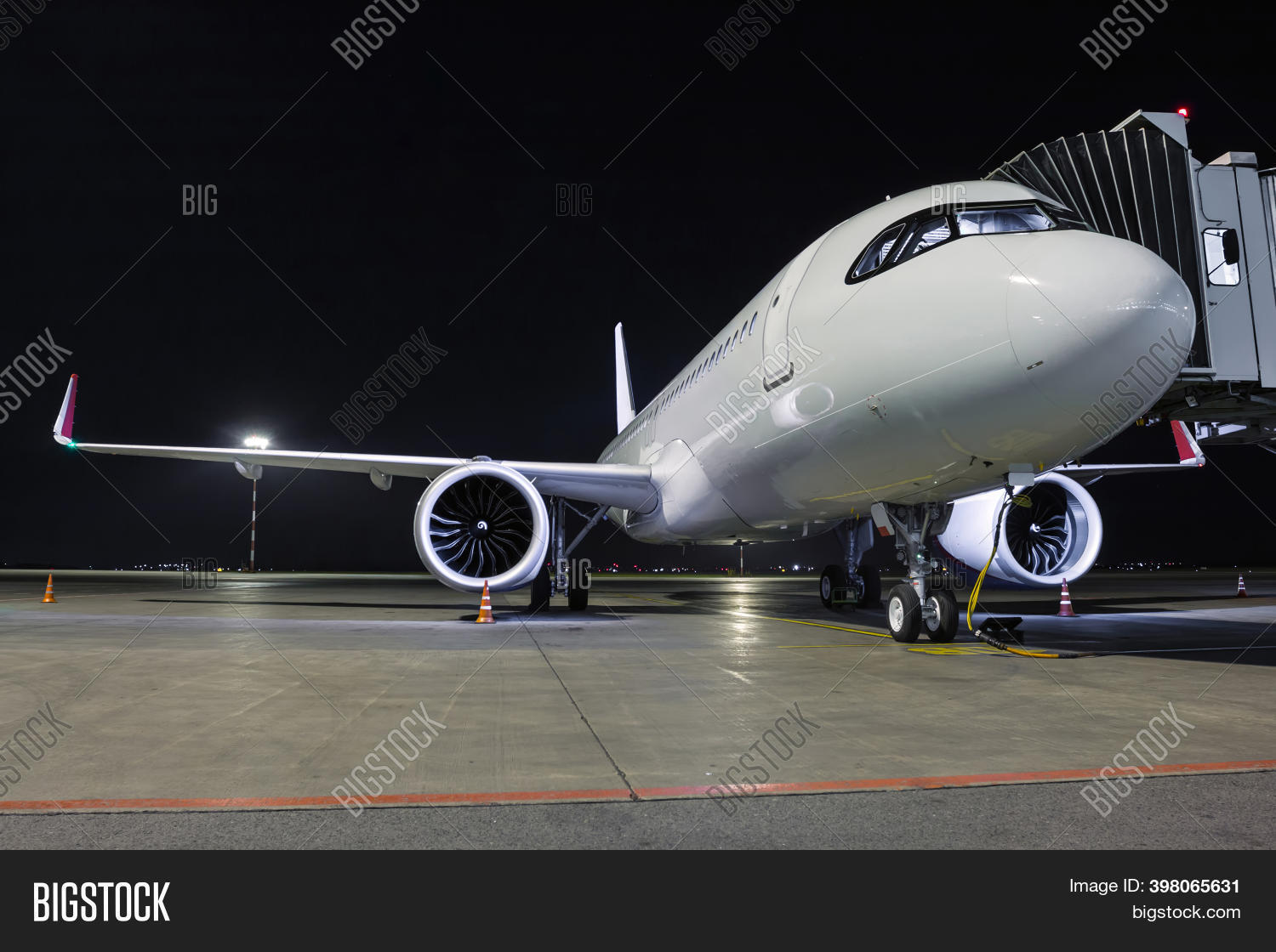 White Passenger Jet Image & Photo (Free Trial) | Bigstock