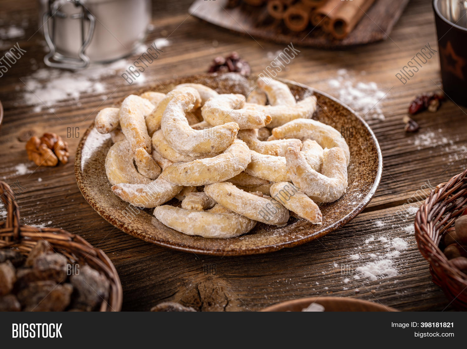 Crescent Shaped Image & Photo (Free Trial) | Bigstock