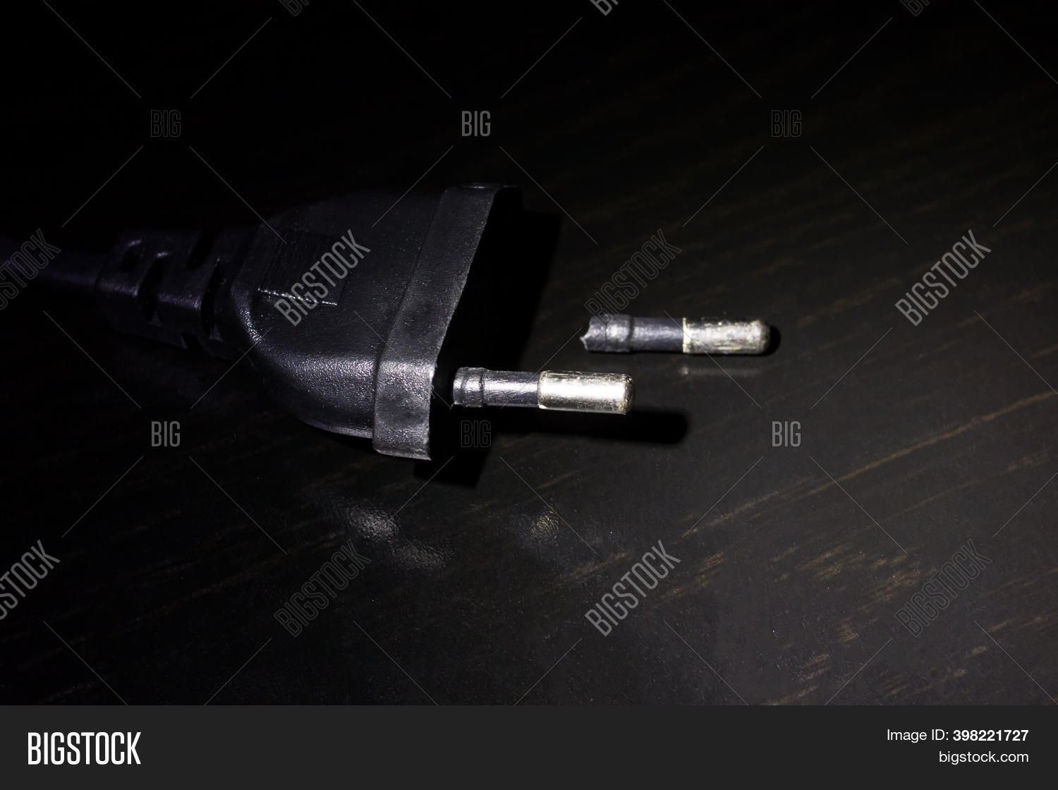 Broken Plug Electrical Image & Photo (Free Trial) | Bigstock