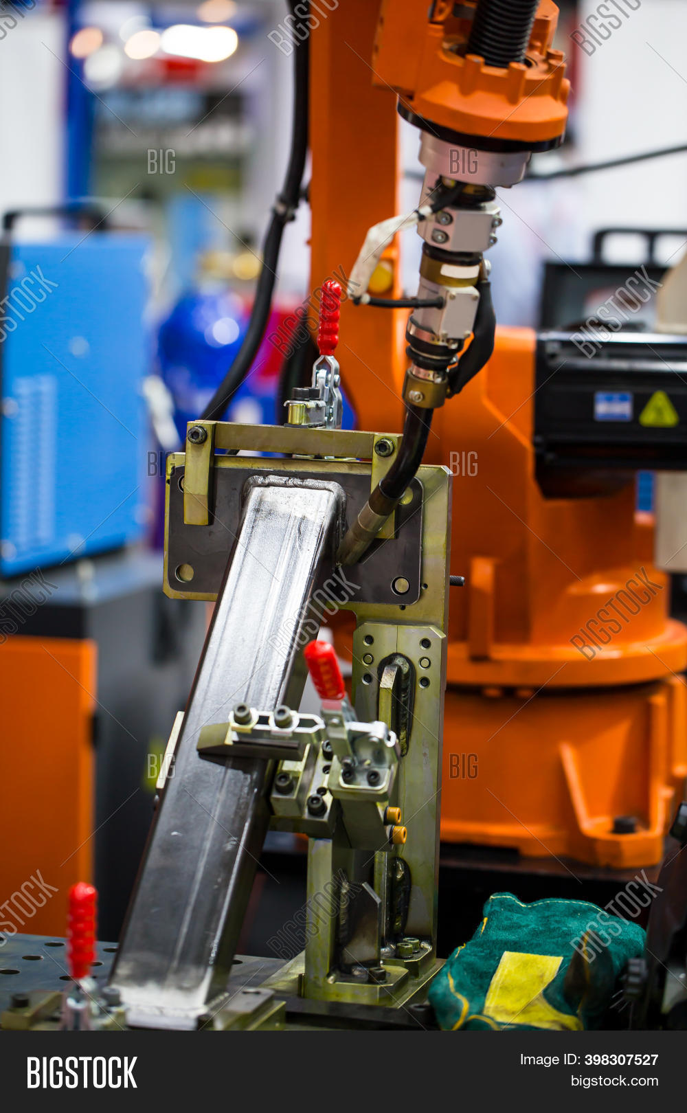 Industrial Robot Arm Image & Photo (Free Trial) | Bigstock