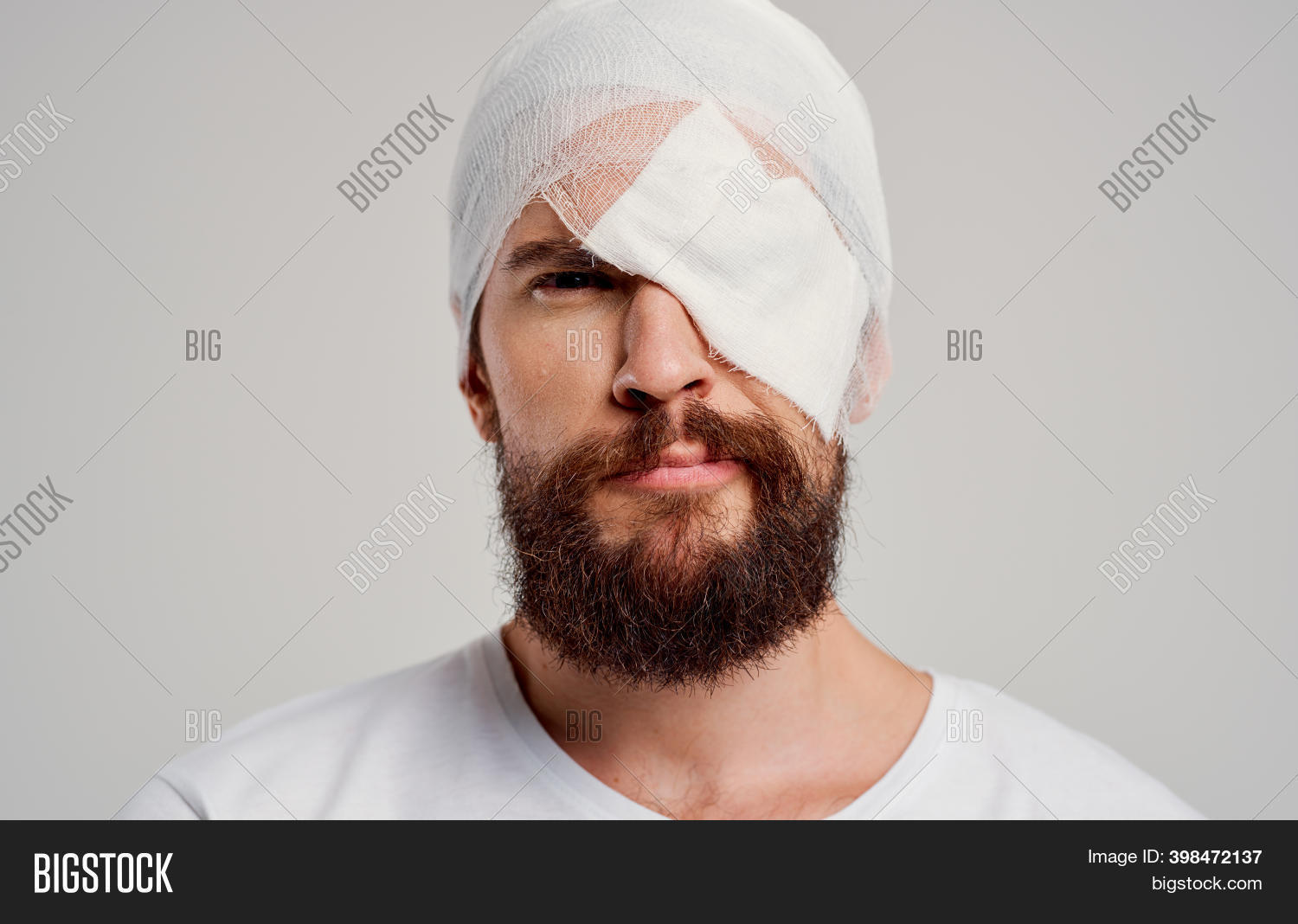 Man Bandaged Head Image & Photo (Free Trial) | Bigstock