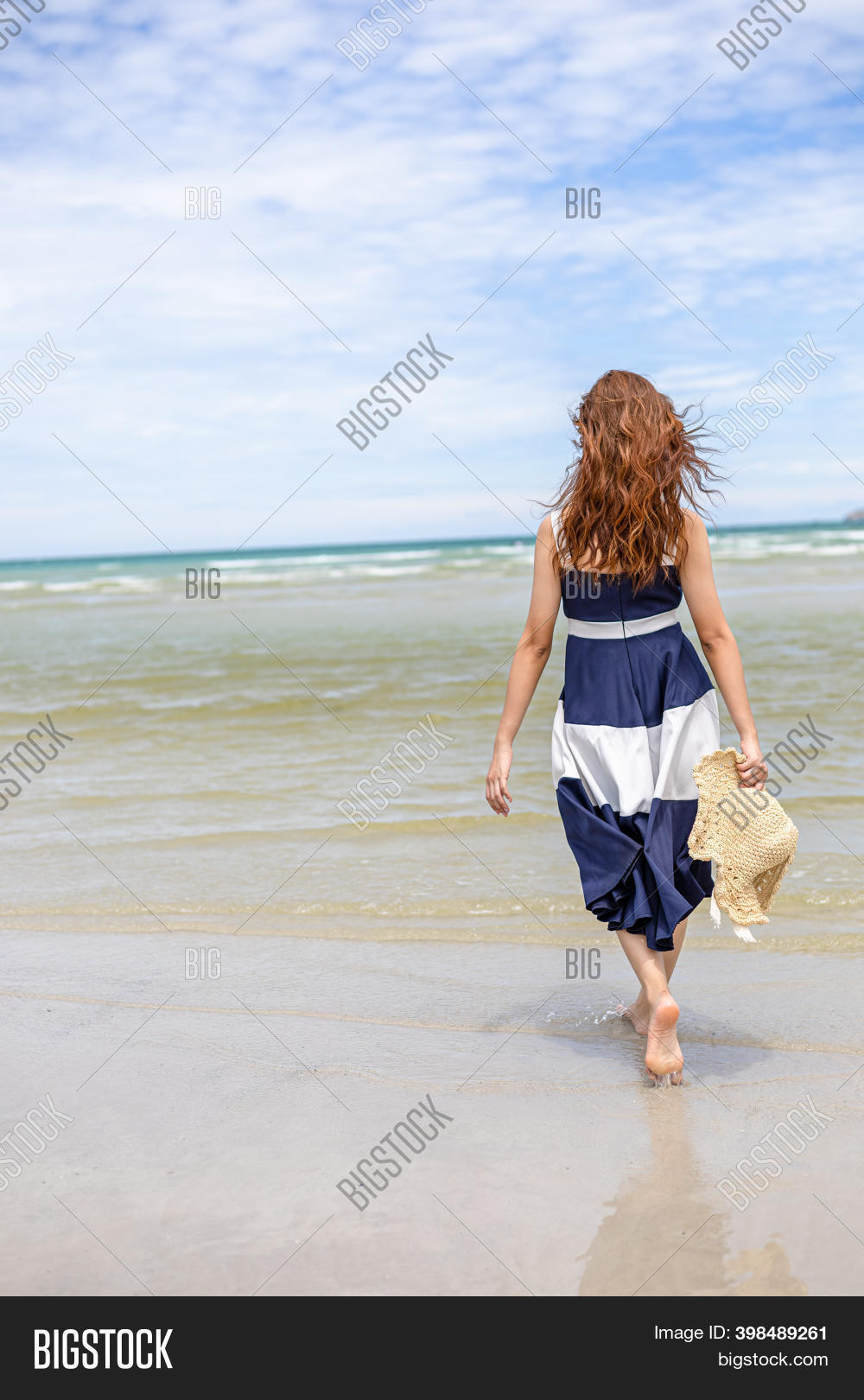 Woman Barefoot Walking Image & Photo (Free Trial) | Bigstock
