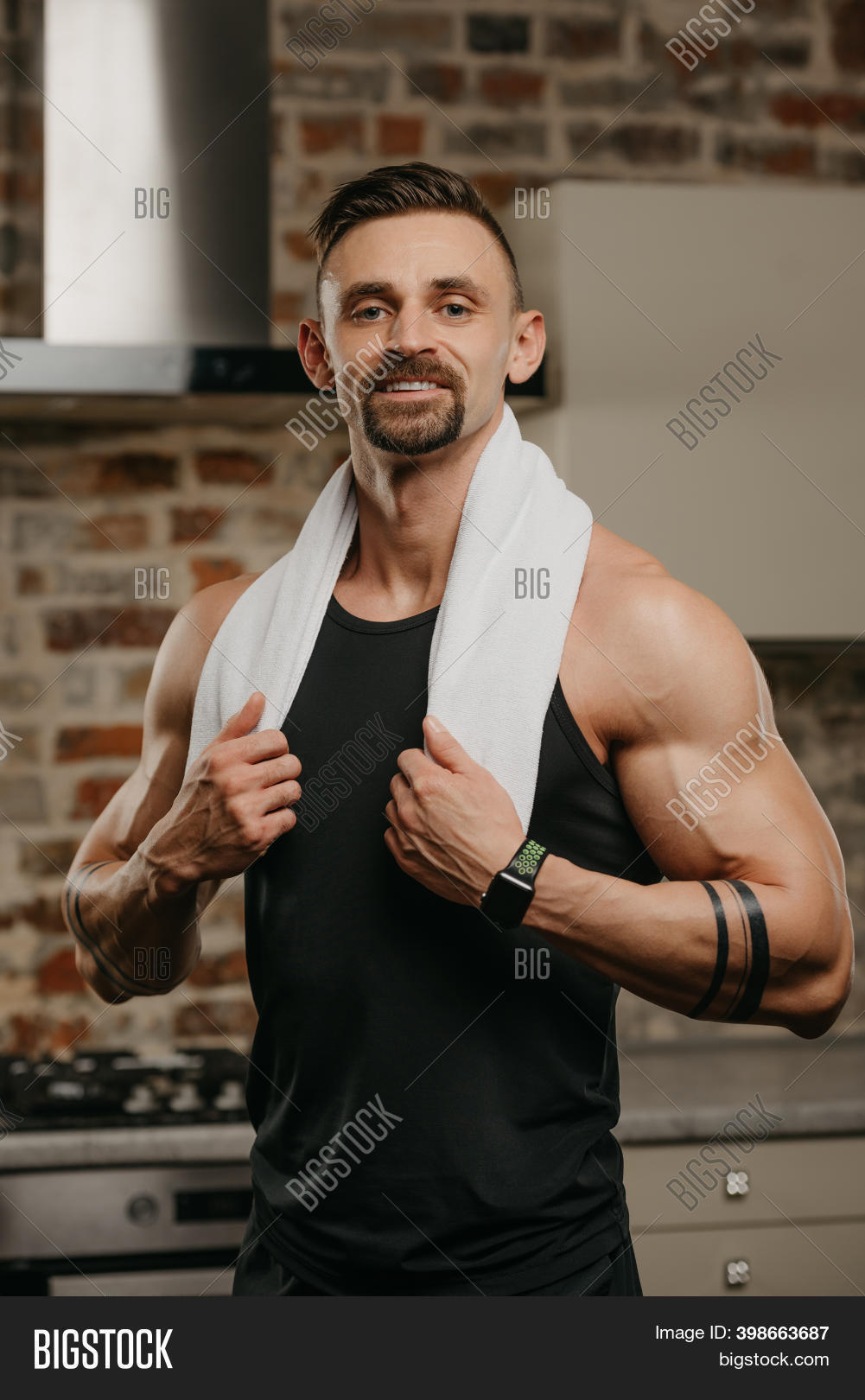 Smiling Muscular Man Image & Photo (Free Trial) | Bigstock