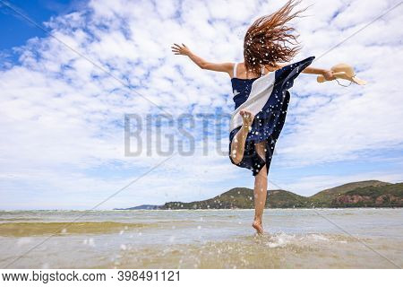Woman Jumping Into Water Images, Illustrations & Vectors (Free) - Bigstock