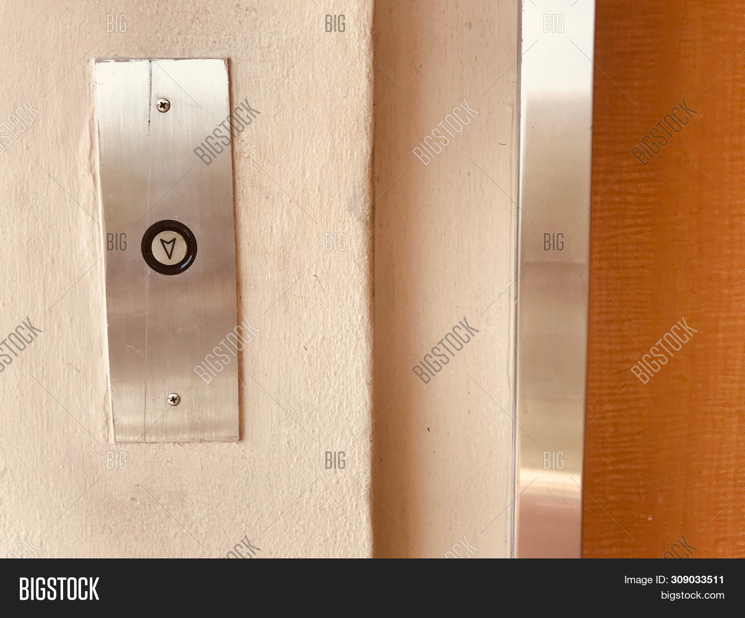 Close Elevator Button Image & Photo (Free Trial) | Bigstock