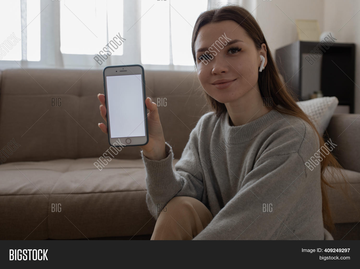 Young Girl Wireless Image & Photo (Free Trial) | Bigstock