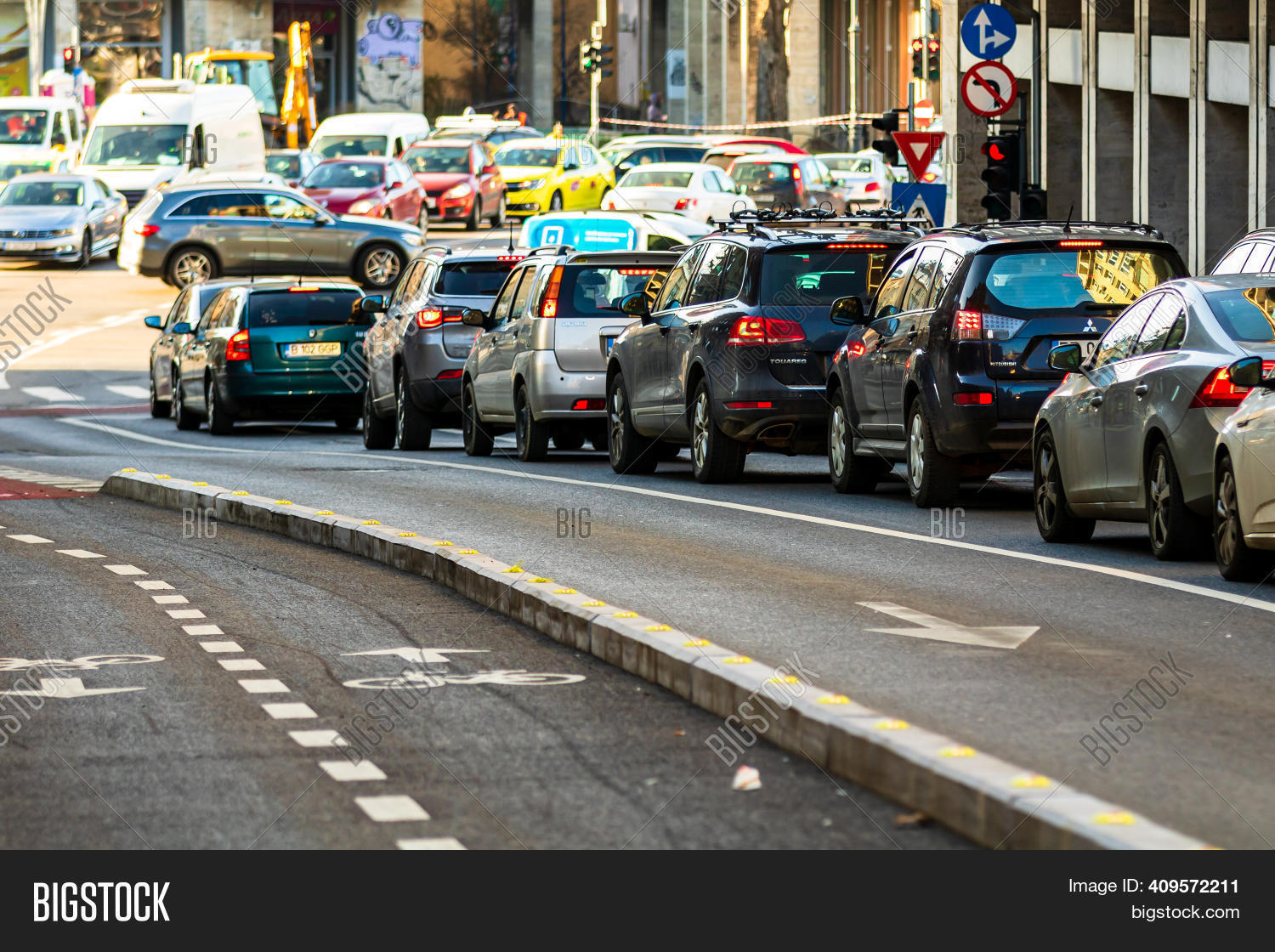 Car Traffic Rush Hour Image & Photo (Free Trial) | Bigstock