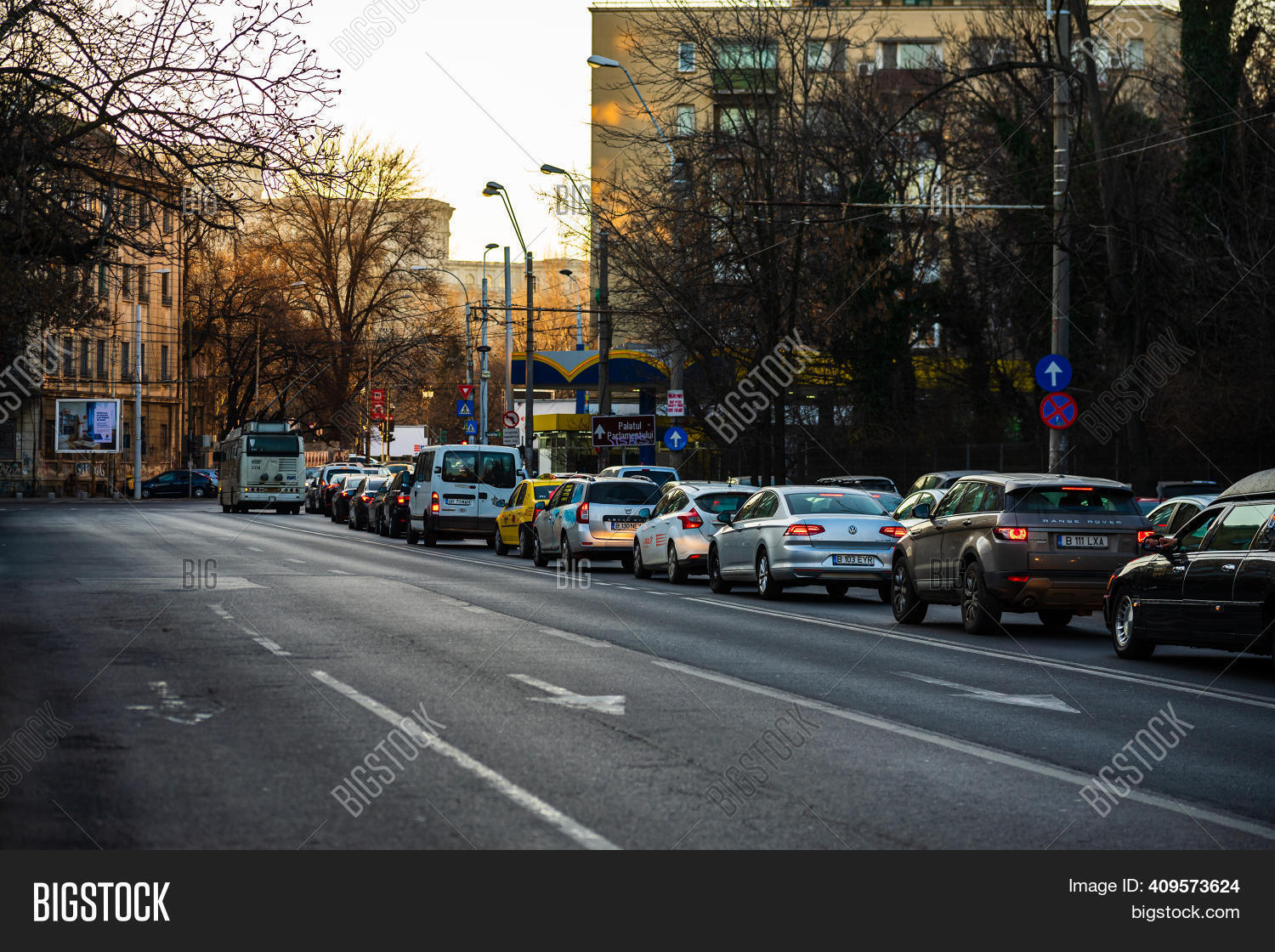 Car Traffic Rush Hour Image & Photo (Free Trial) | Bigstock