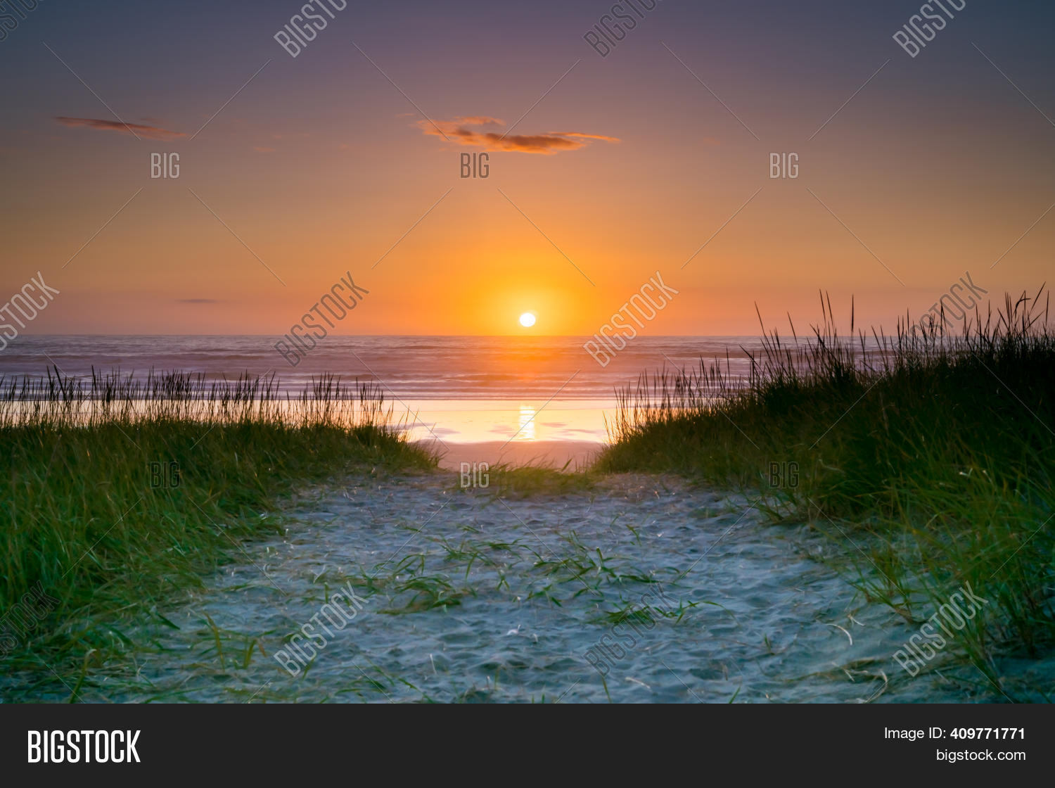 Perfectly Centered Sun Image & Photo (Free Trial) | Bigstock