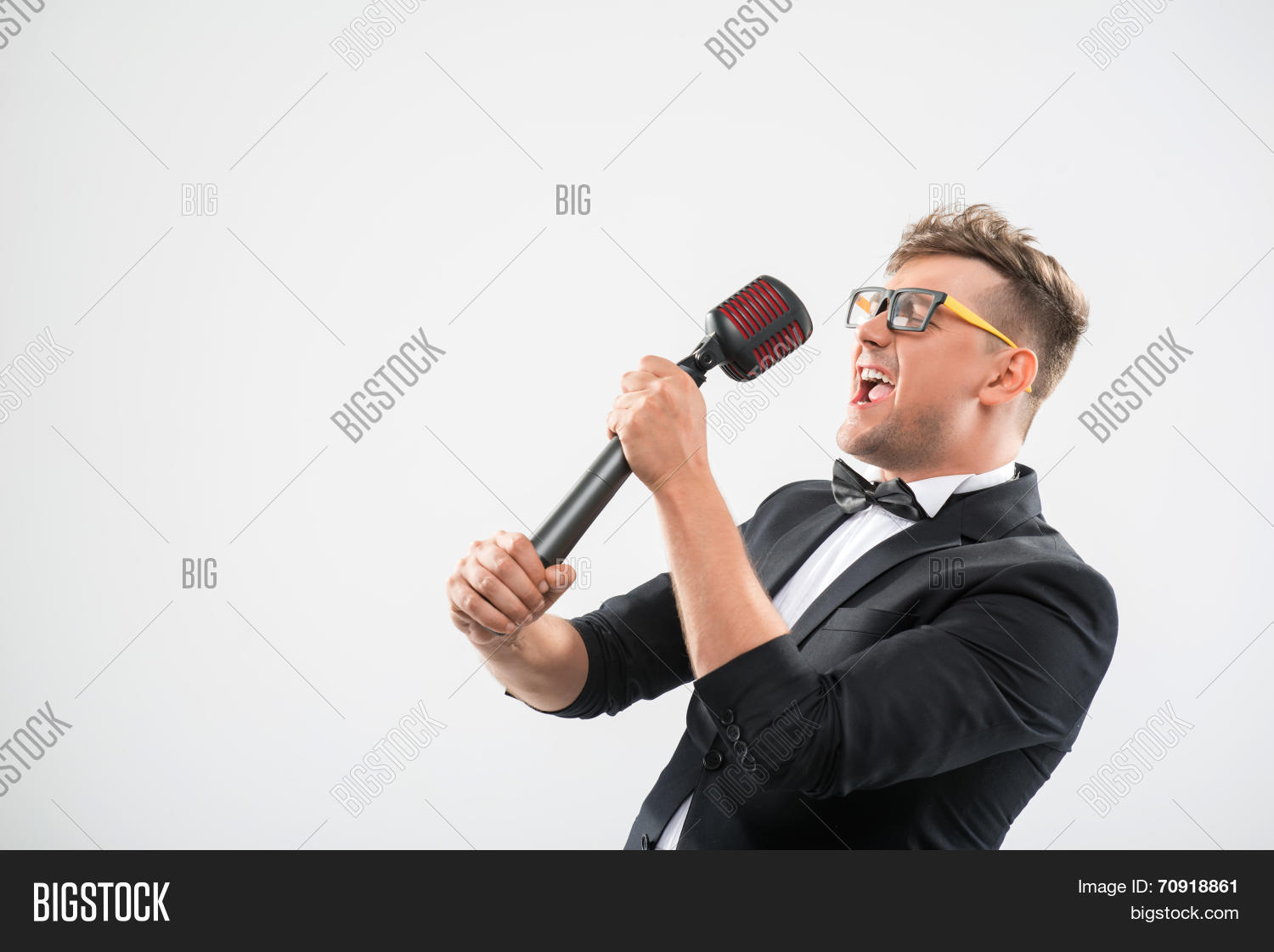 Mc Singing Microphone Image & Photo (Free Trial) | Bigstock