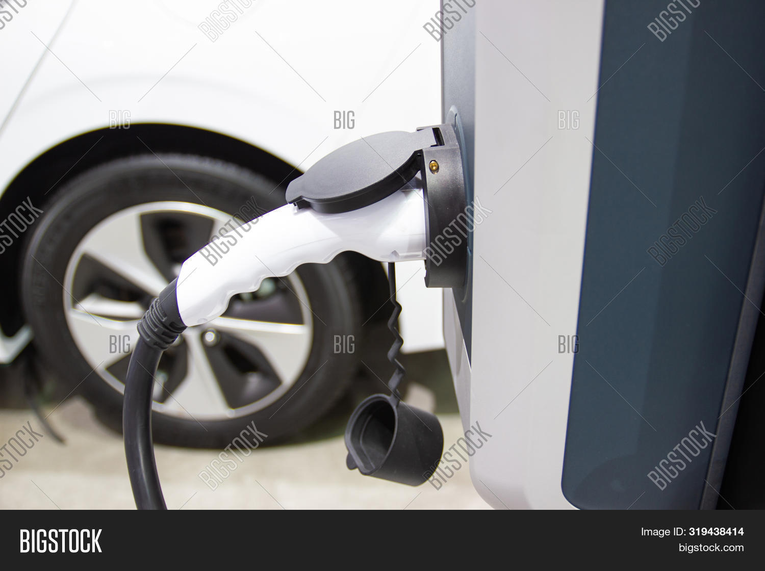 Charging Battery Car Image & Photo (Free Trial) | Bigstock