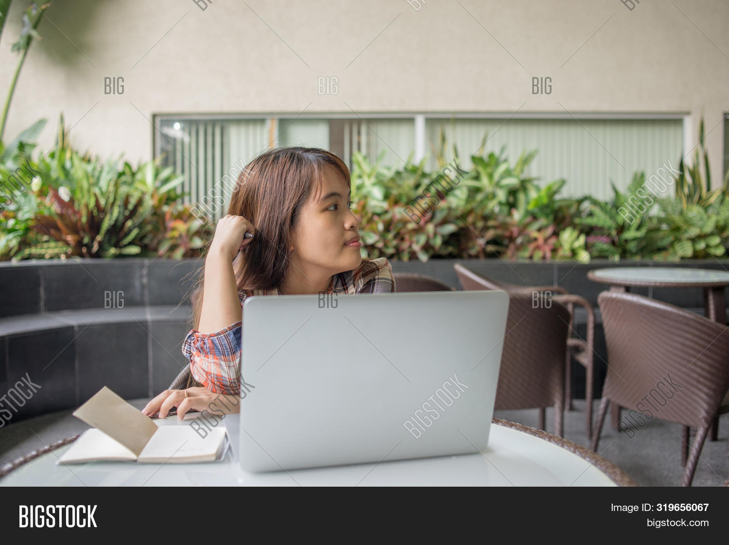 Woman Distracted While Image & Photo (Free Trial) | Bigstock