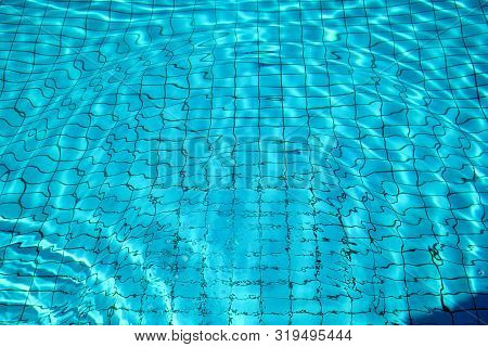 Swimming Pool Bottom Image & Photo (Free Trial) | Bigstock