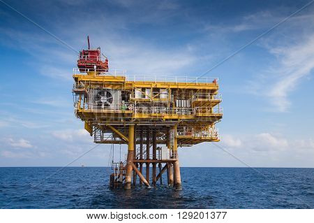 Oil Gas Wellhead Image & Photo (Free Trial) | Bigstock