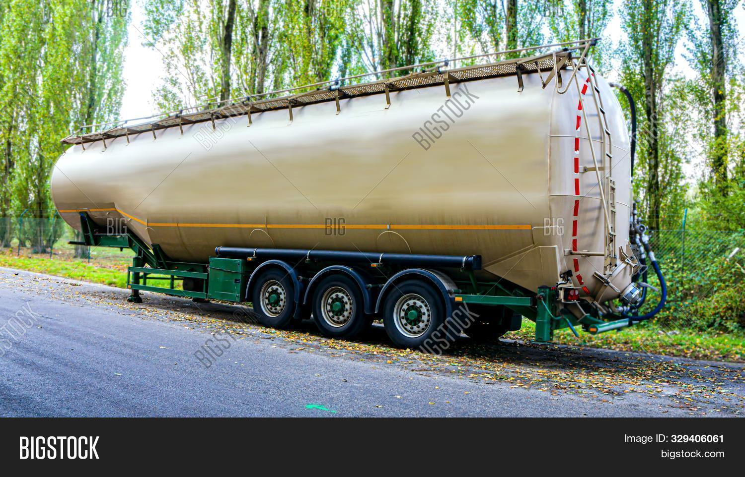 Semi-trailers Bulk Image & Photo (Free Trial) | Bigstock