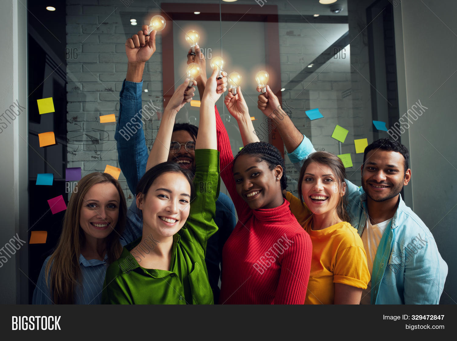 Teamwork billede og foto (gratis prøveperiode) | Bigstock