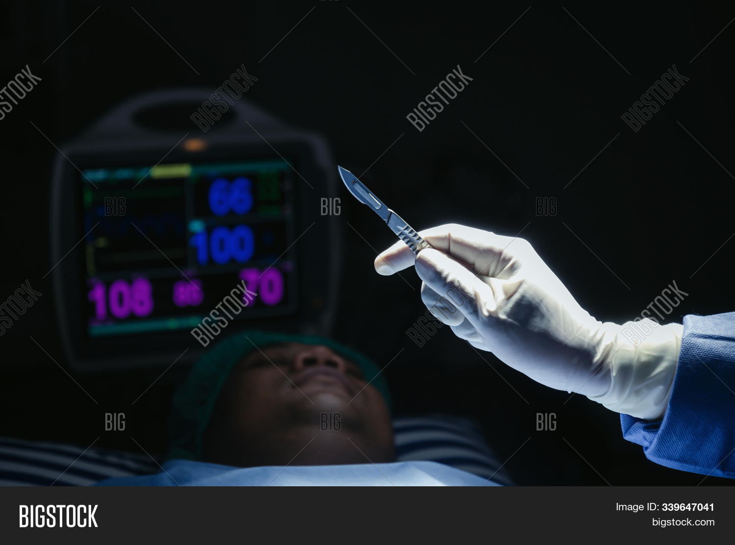 Surgeon Hand Holding Image & Photo (Free Trial) | Bigstock