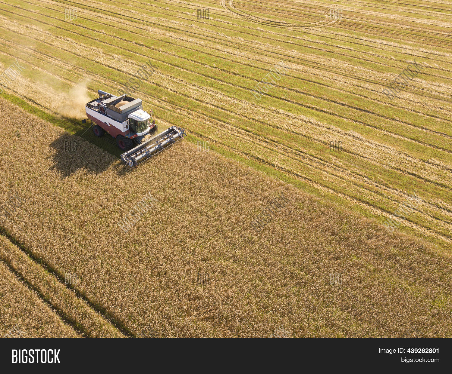 Harvester Machine Image & Photo (Free Trial) | Bigstock