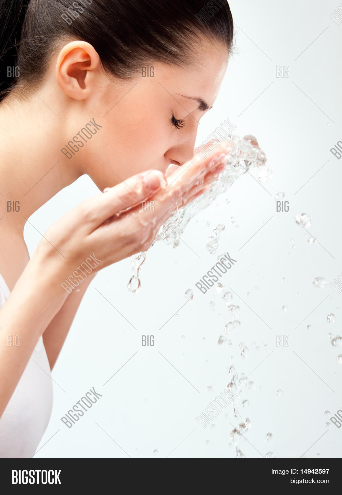 Woman Wash Her Face Image & Photo (Free Trial) | Bigstock
