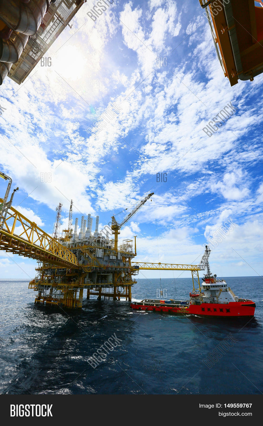 Offshore Construction Image & Photo (Free Trial) | Bigstock