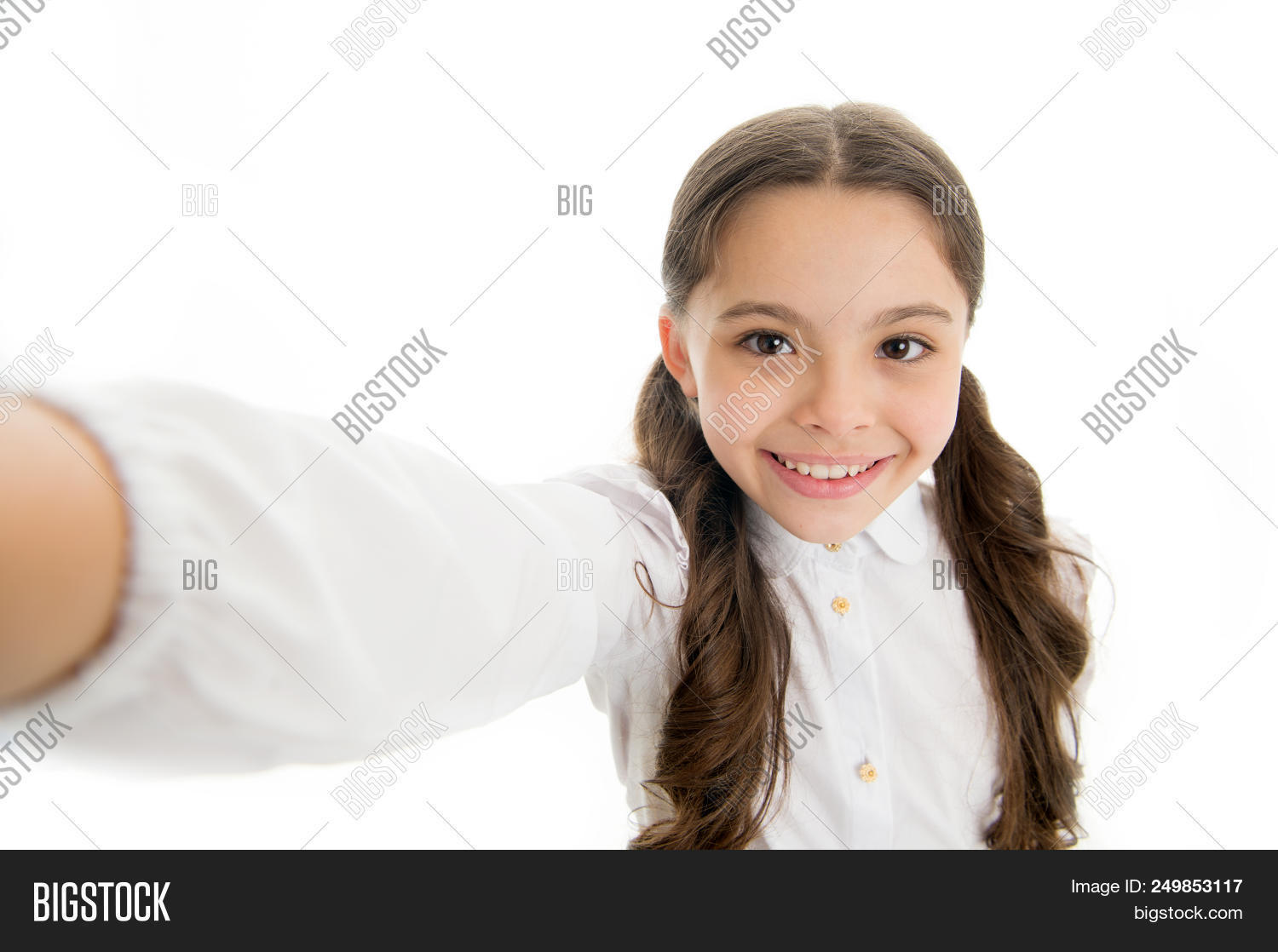 Girl From Let Me Take A Selfie