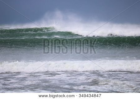 Large Waves Crashing Image & Photo (Free Trial) | Bigstock