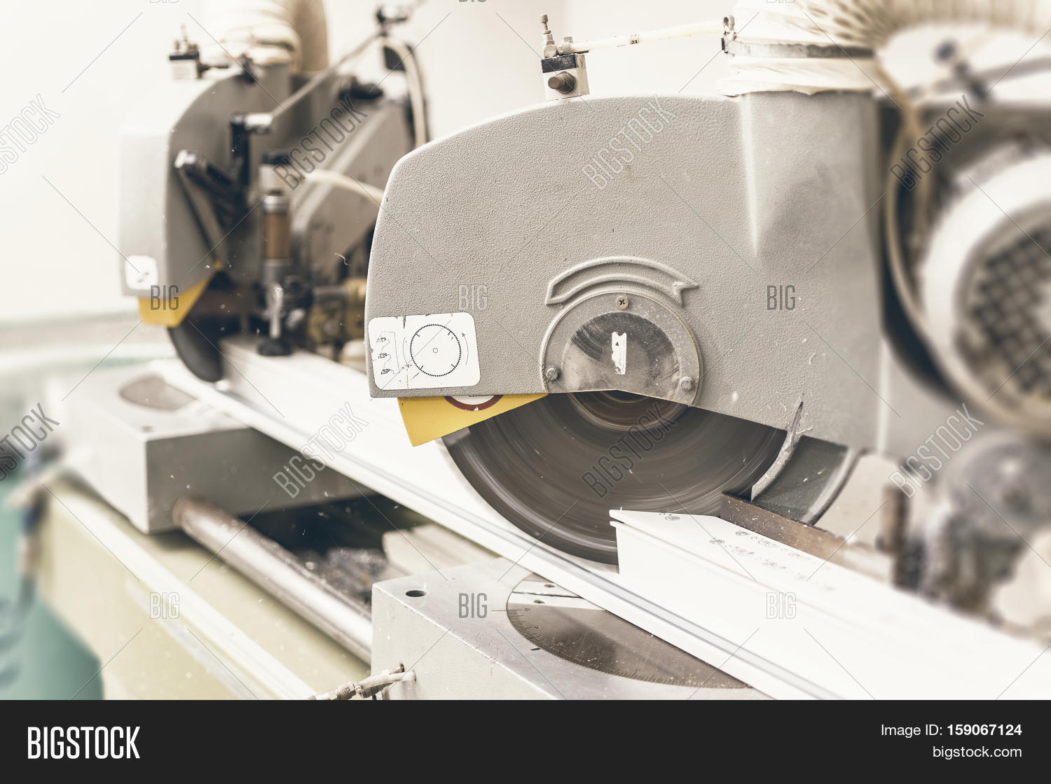 Circular Saw Cutting Image & Photo (Free Trial) | Bigstock