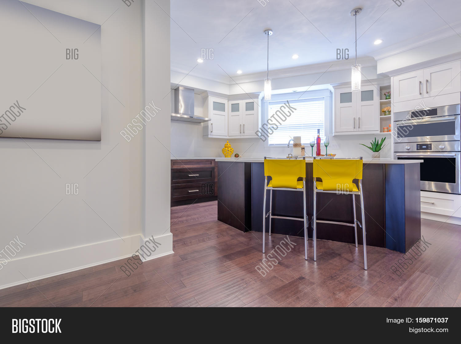 Modern, Bright, Clean Image & Photo (Free Trial) | Bigstock