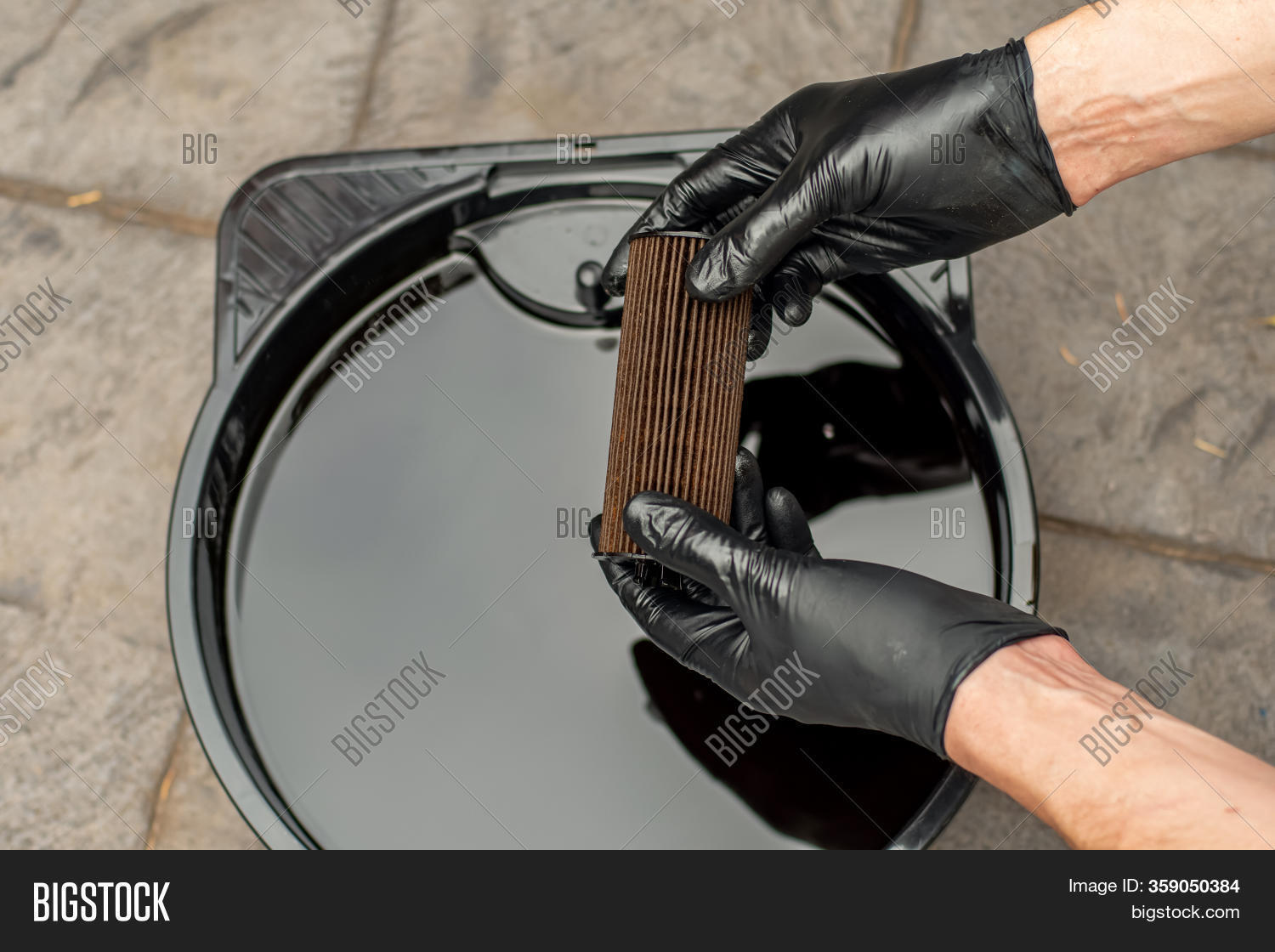 Used Drained Motor Oil Image & Photo (Free Trial) | Bigstock