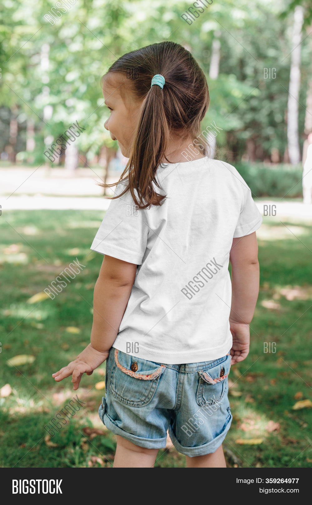 Back Views Little Girl Image & Photo (Free Trial) | Bigstock