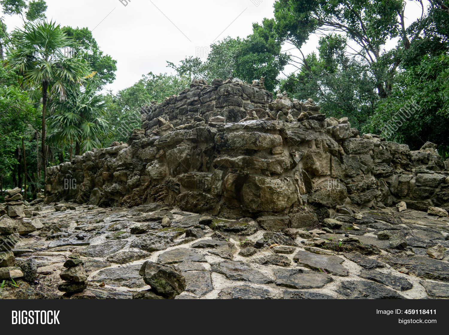Ancient Mayan Building Image & Photo (Free Trial) | Bigstock