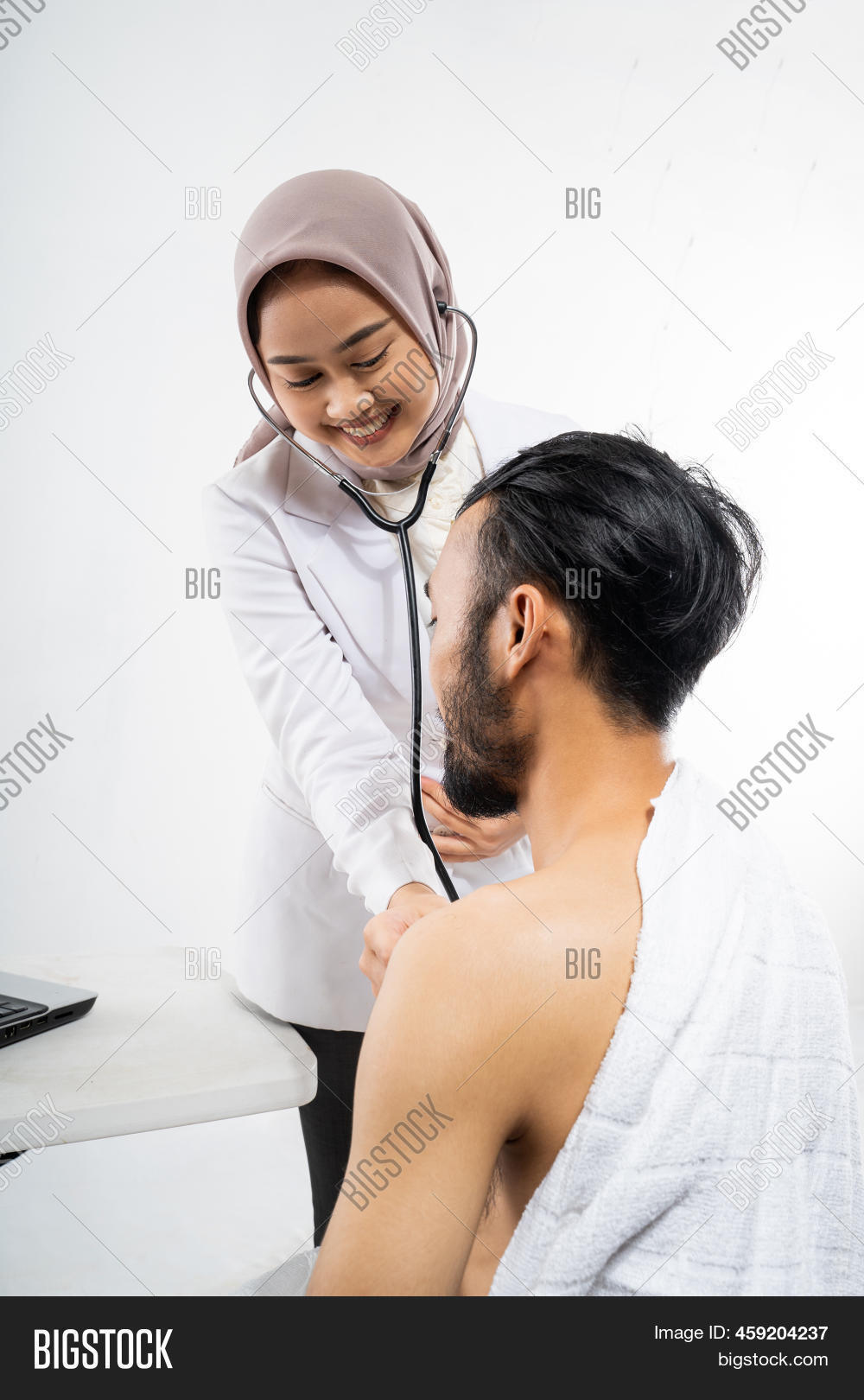 Female Doctor Using Image & Photo (Free Trial) | Bigstock