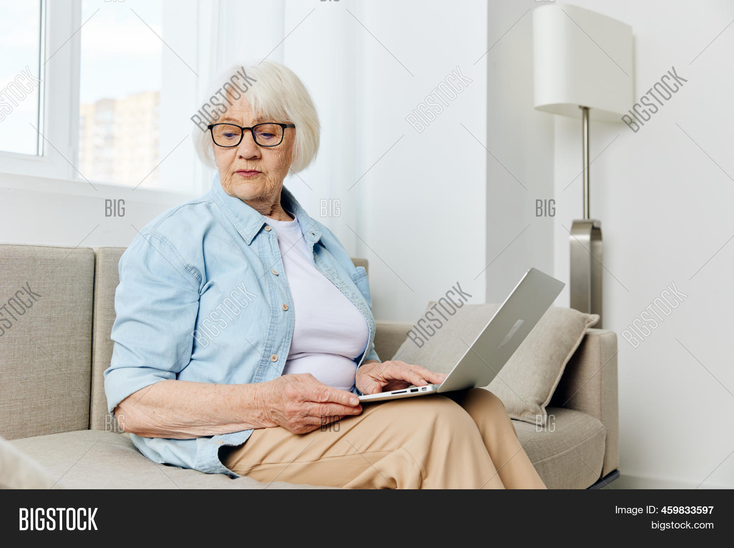 Sad, Upset Old Woman Image & Photo (Free Trial) | Bigstock