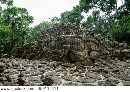 Ancient Mayan Building Image & Photo (Free Trial) | Bigstock