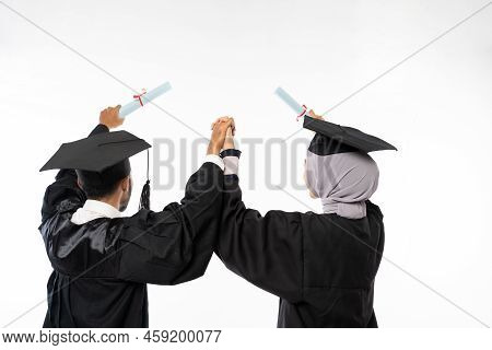 Two Graduate 图片和照片（免费试用） | Bigstock