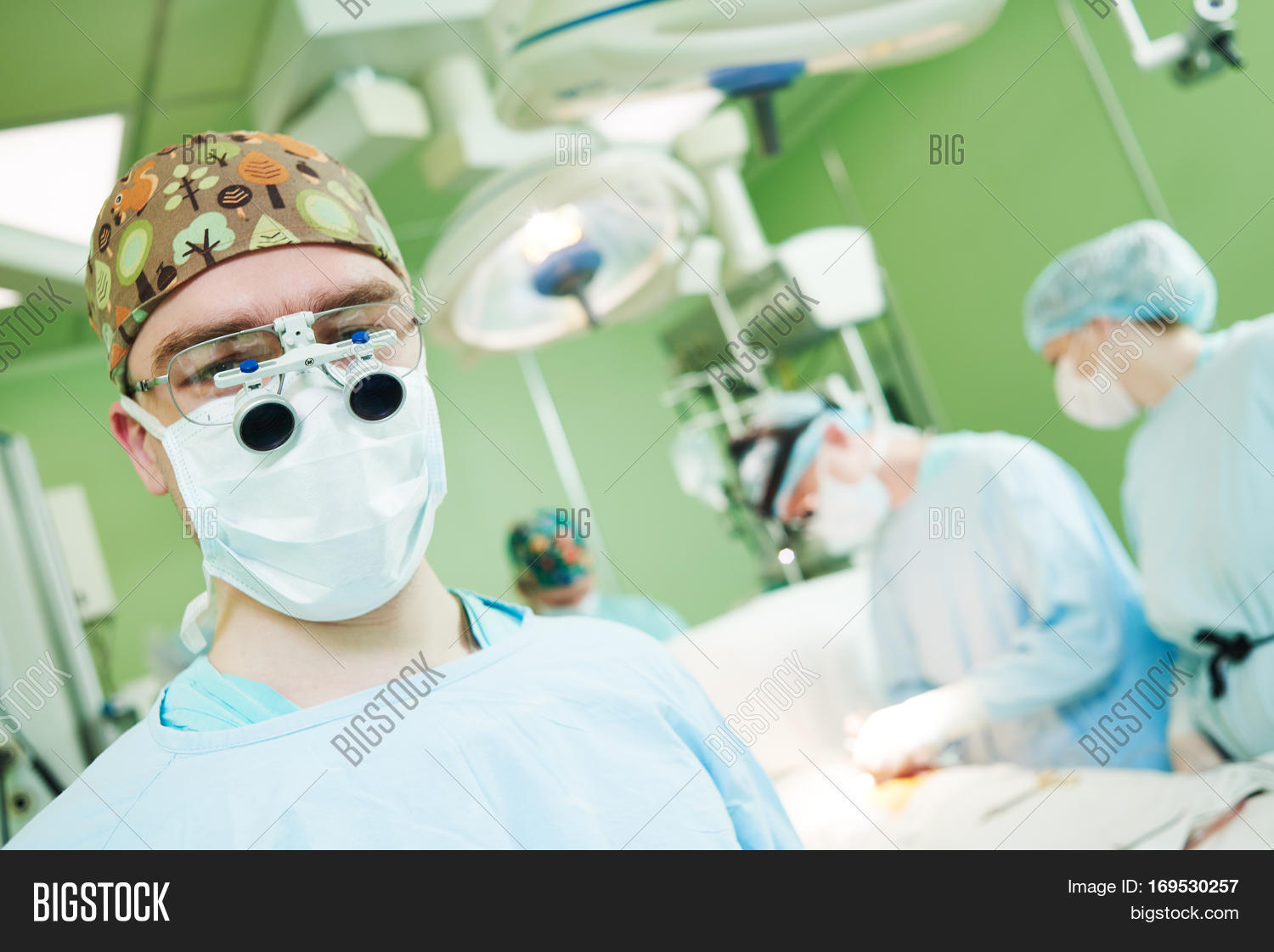 Male Cardiac Surgeon Image & Photo (Free Trial) | Bigstock