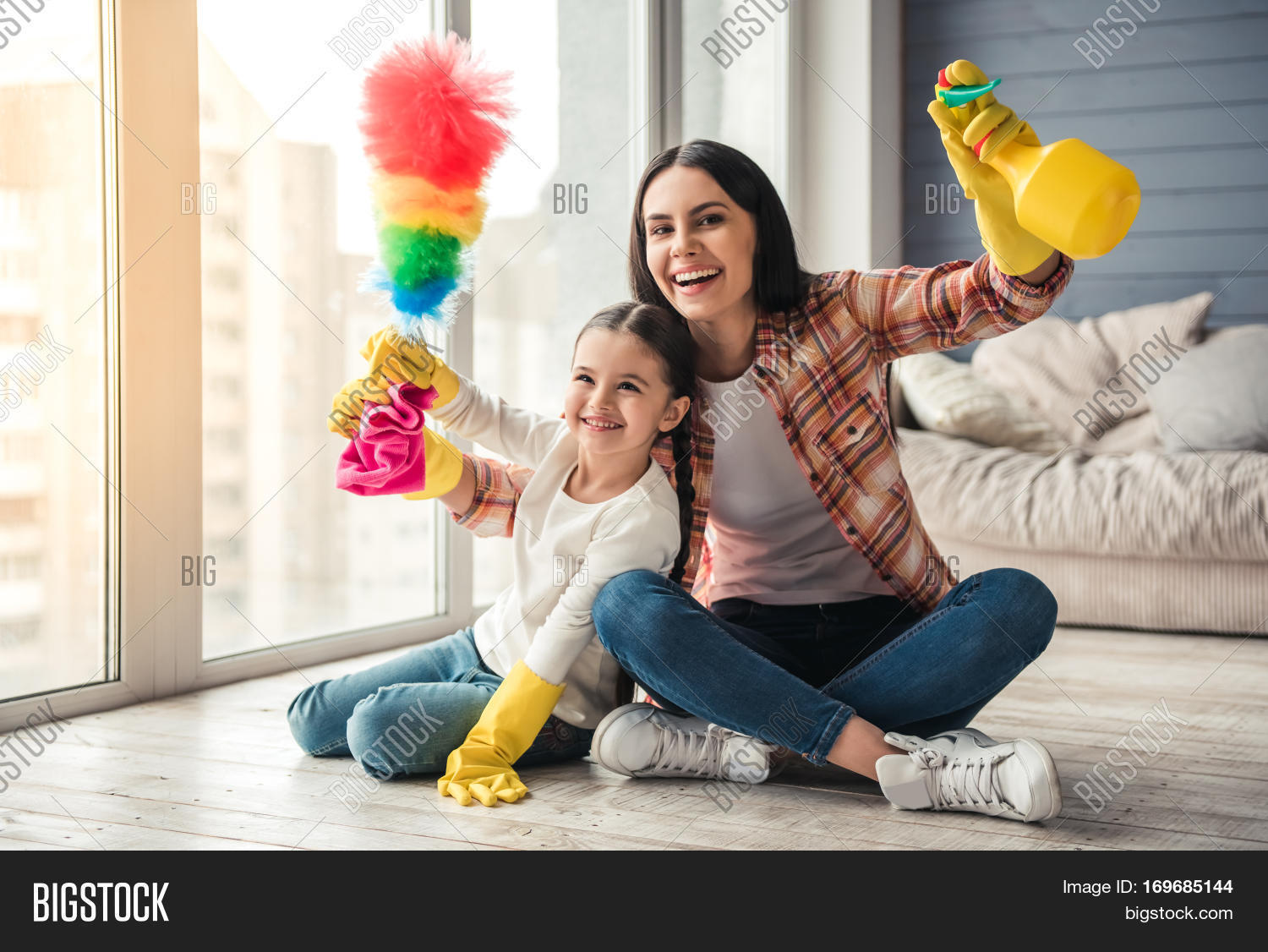 Mom Daughter Cleaning Image & Photo (Free Trial) | Bigstock