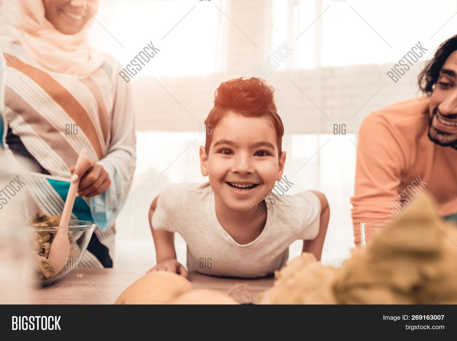 Happy Arabian Family Image & Photo (Free Trial) | Bigstock