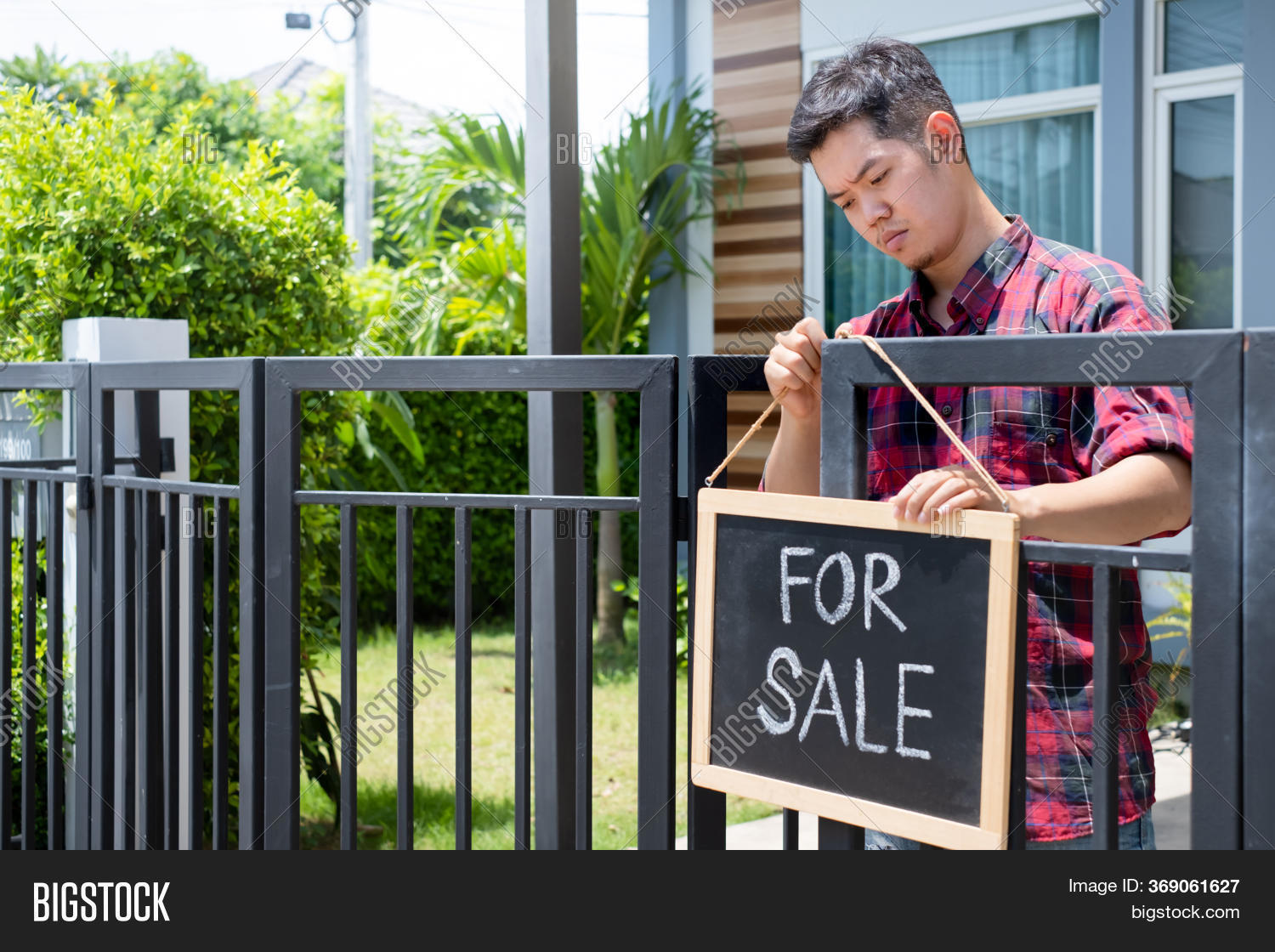 Unemployment Worker Image & Photo (Free Trial) | Bigstock