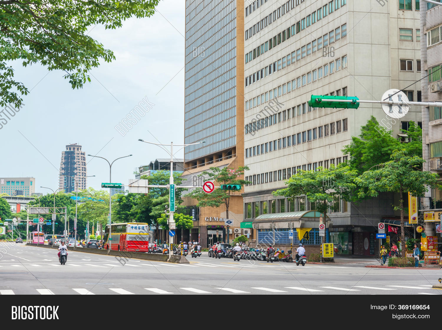 TAIPEI, TAIWAN - July Image & Photo (Free Trial) | Bigstock