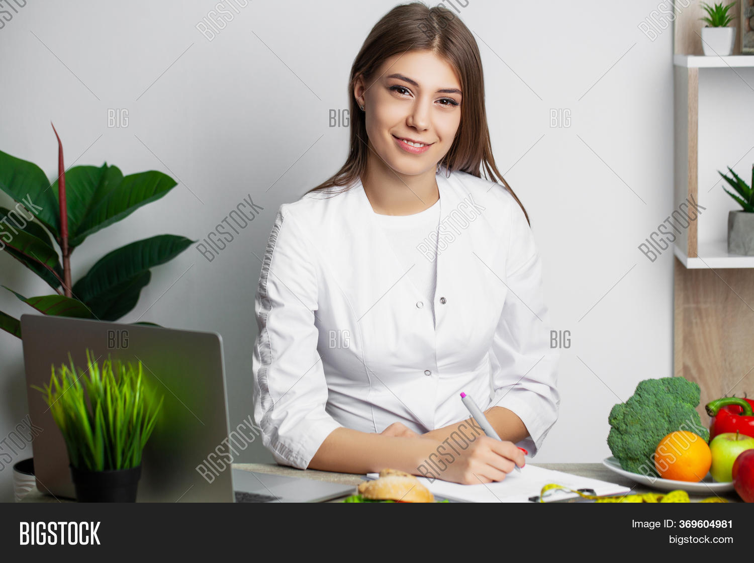 Female Nutritionist Image & Photo (Free Trial) | Bigstock