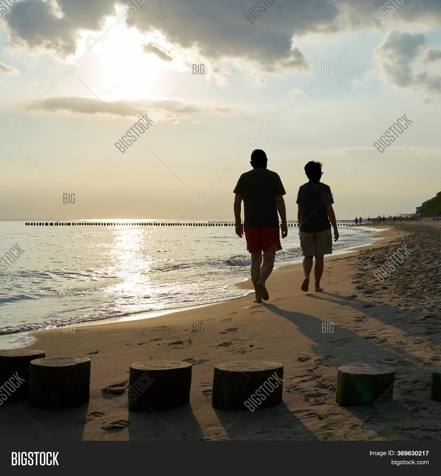 Holidaymakers On Beach Image & Photo (Free Trial) | Bigstock